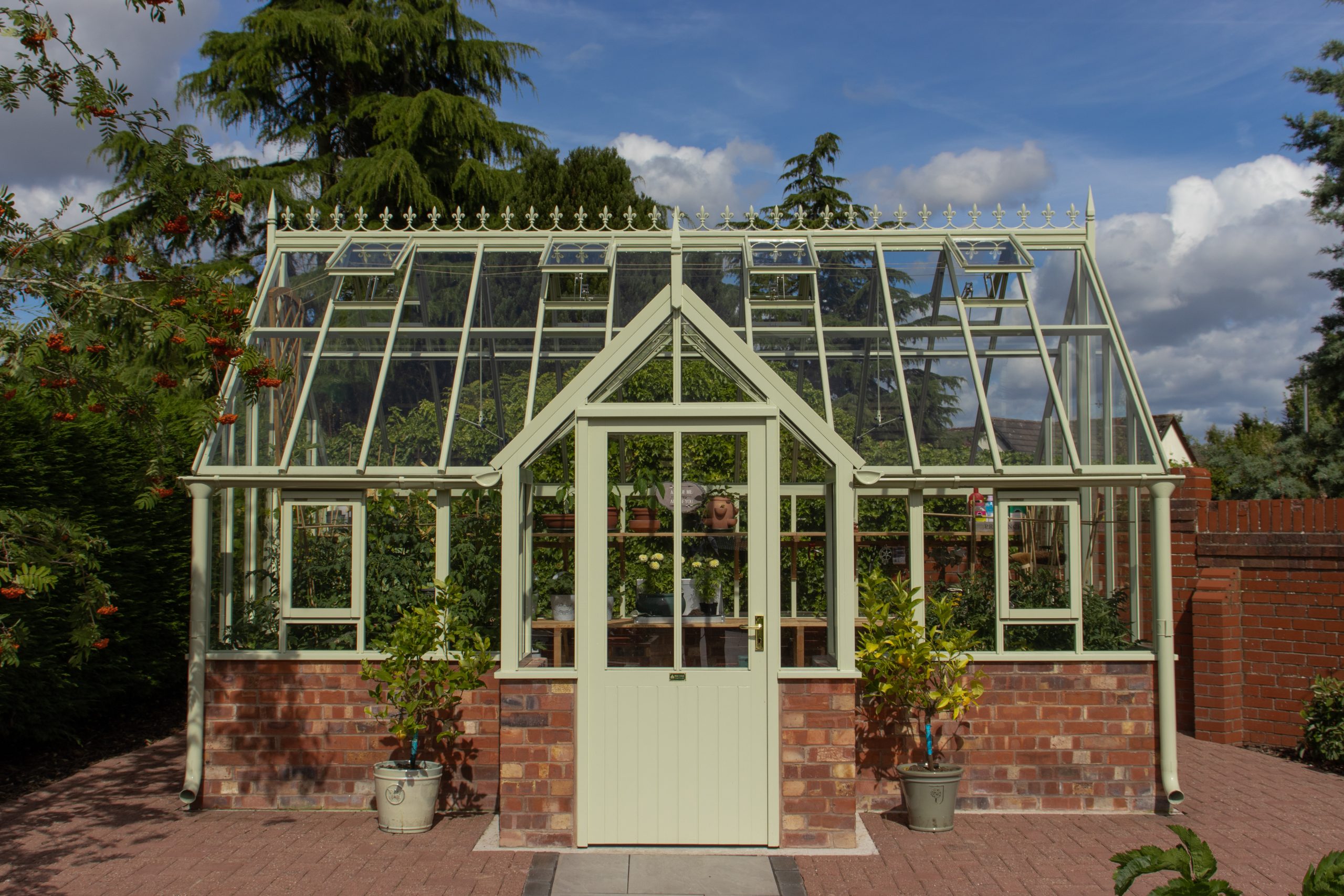 White Cottage Greenhouses - Bespoke traditional greenhouses